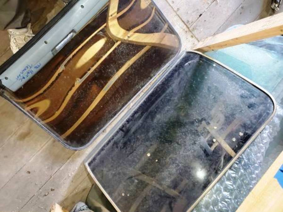 1976 Pontiac Trans Am T-top glass – Car Freak Classics